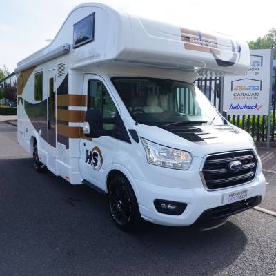 Holeshot Commander 6 berth 6 belts large garage sports family motorhome ...