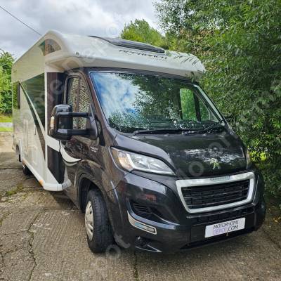 Bailey Approach Autograph 625, 2 berth, 3500kg.