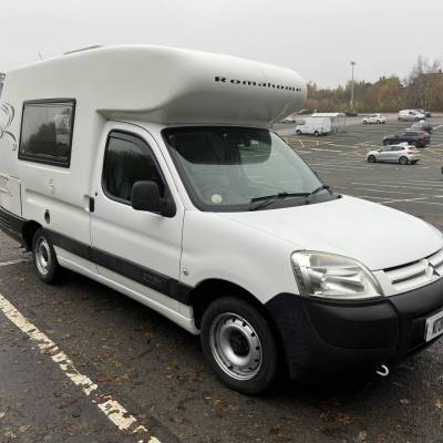 Romahome R20, Compact 2 Berth, Kitchen, Toilet, 4 Belts