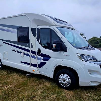 Swift Escape C404 Compact motorhome 2019 9k 4/5 berth 4 belts 3300kgs