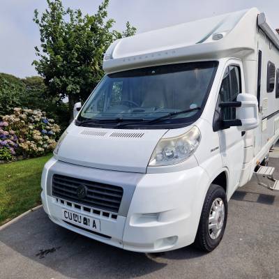 2009 BESSACARR E460 2-BERTH - 2-BELT - LOW MILES - GREAT VALUE