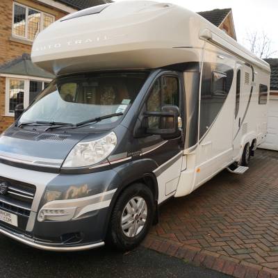 Auto-Trail Frontier Arapaho 6 berth 6 Seat Belts U Shape Lounge ...