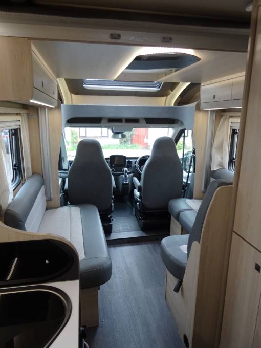2021 Autotrail F62 4 Berth 4 Seatbelts Automatic Electric Drop Down Bed Motorhome For Sale