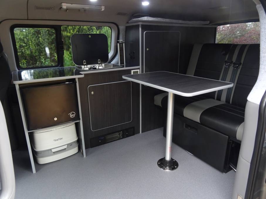 Hyundai i800 2 Berth 4 Travel Seat Rock an