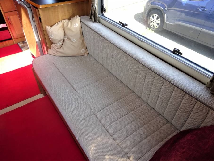 Auto-Trail Tracker EKS 2010