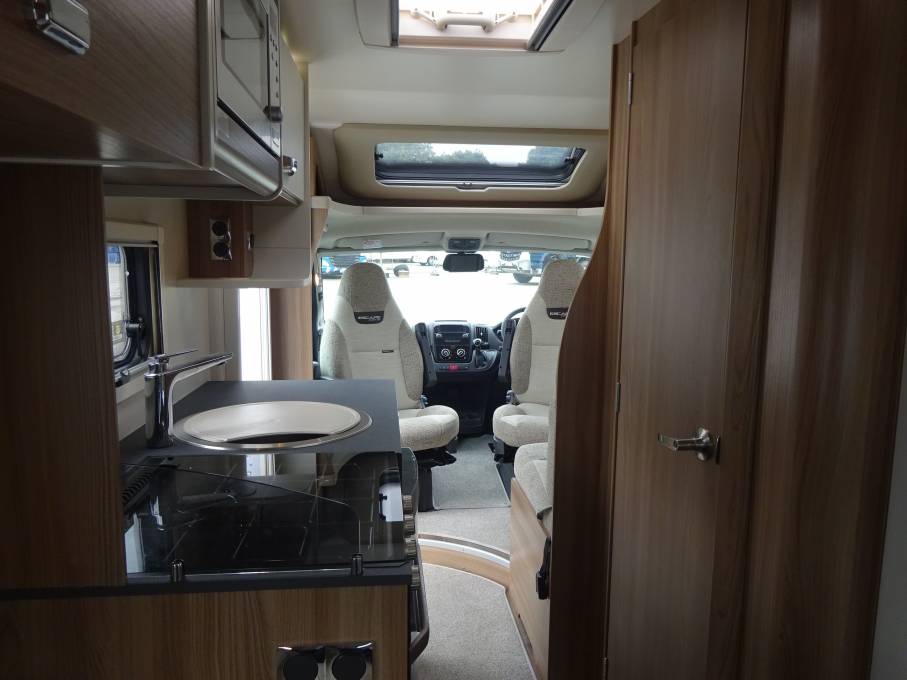 Swift Escape Compact C404