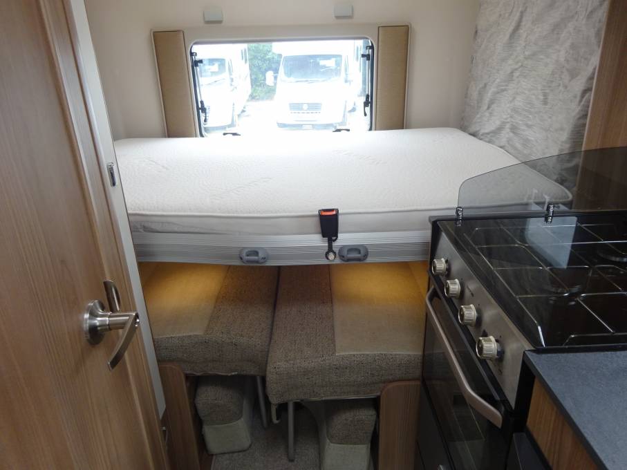Swift Escape Compact C404