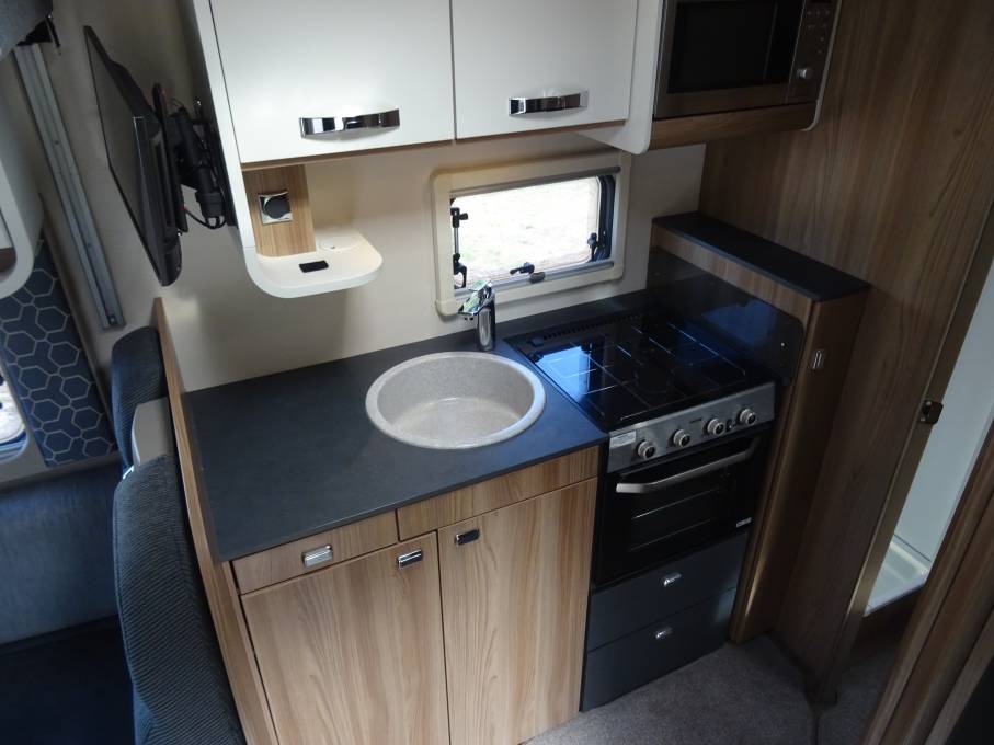 Swift Escape 614 2019 Automatic 4 Berth Drop Down Bed