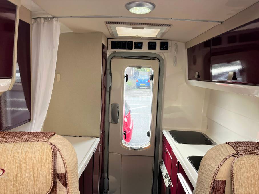 Romahome berlingo R25 - 2 berth - 4 belts - end kitchen - motorhome for ...