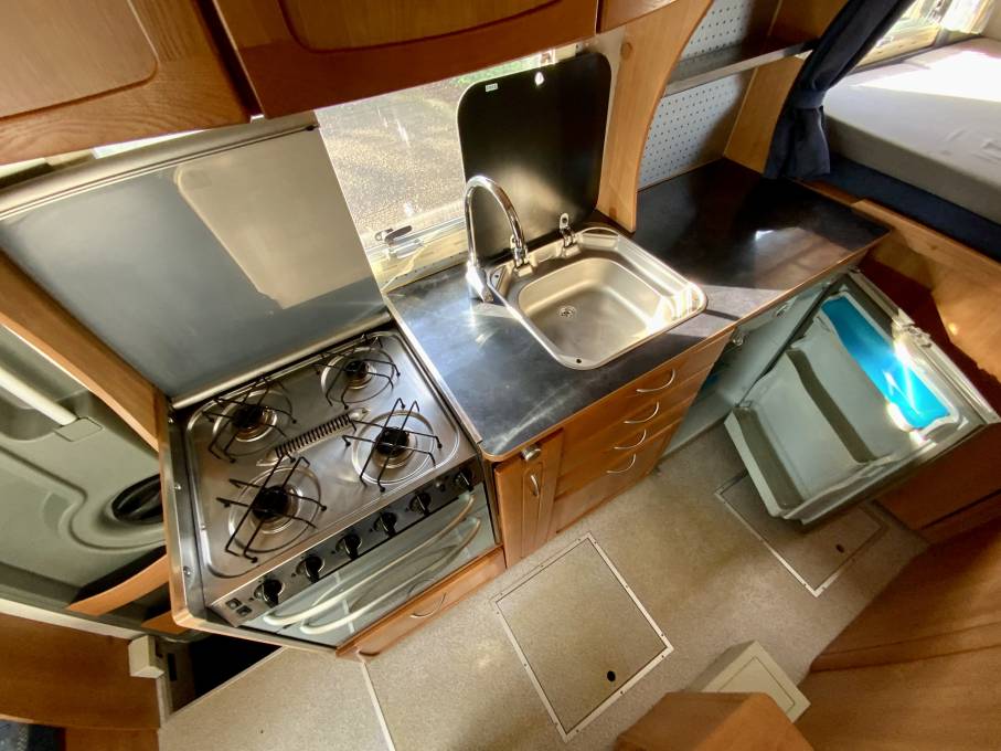 Eura Mobil Integra 690 HB Tag Axle Fixed Bed Luxury Motorhome For Sale