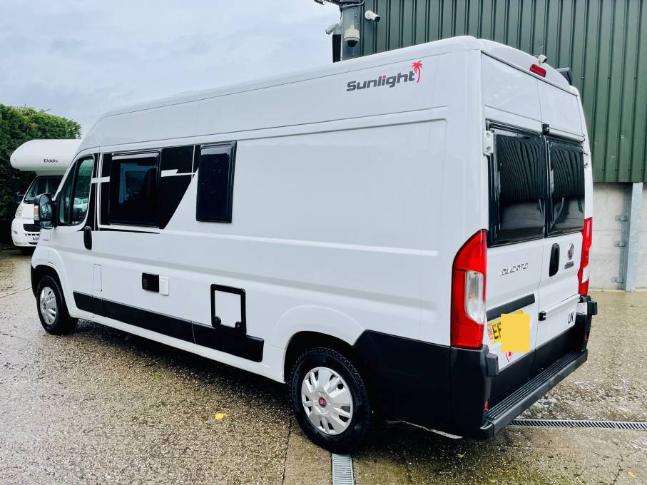 Sunlight Cliff 601 4 Berth Rear Fix Bed Camper Van for Sale