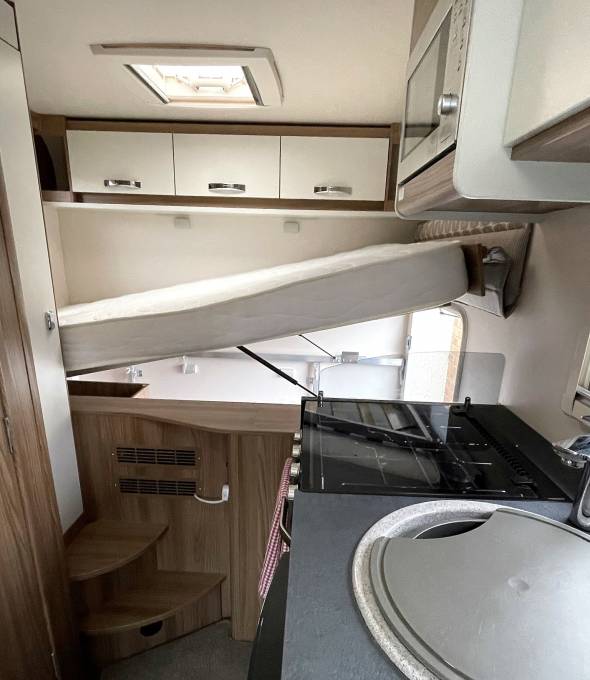 SWIFT CHAMPAGNE C205 SA AUTOMATIC 2 BERTH REAR TRANSVERSE BED LARGE ...