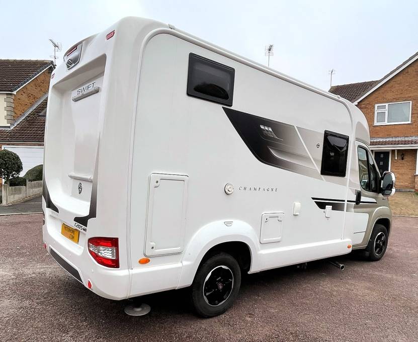 SWIFT CHAMPAGNE C205 SA AUTOMATIC 2 BERTH REAR TRANSVERSE BED LARGE ...