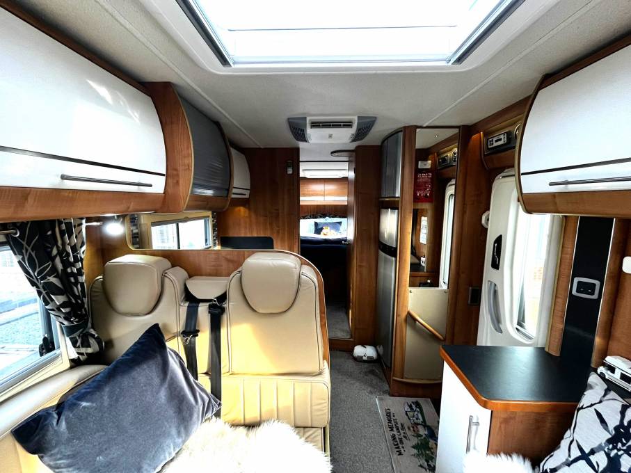 Autotrail Comanche - 6 berth - 4 belts - island bed - motorhome for sale