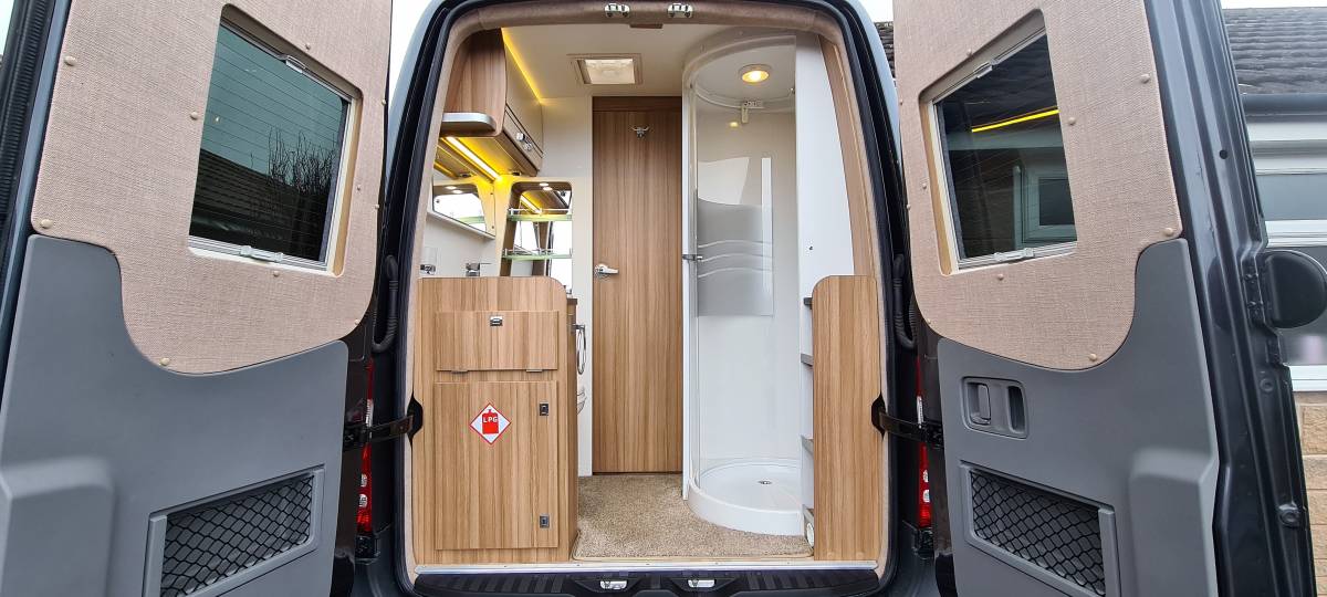 Lunar Landstar EWS - 2017 - AUTOMATIC - 2 Berth - End Washroom - FOR SALE