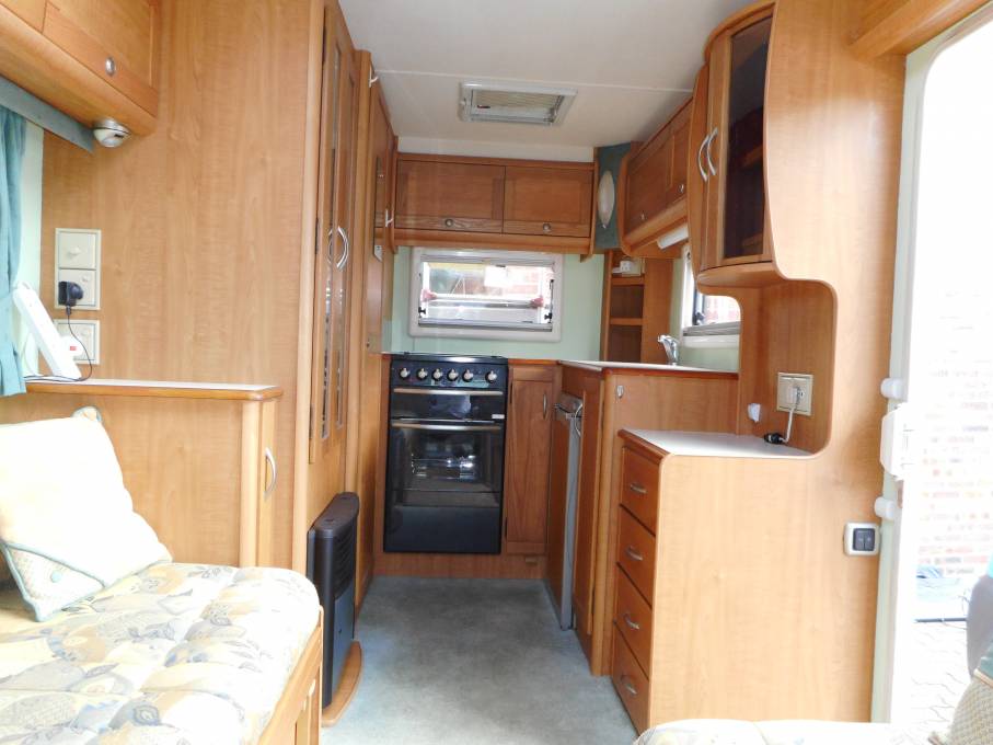 Autotrail Tracker SE