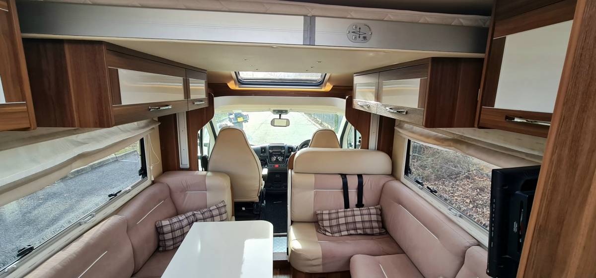 RollerTeam Auto Roller 707 auto 7 berth 5900 miles motorhome with AC