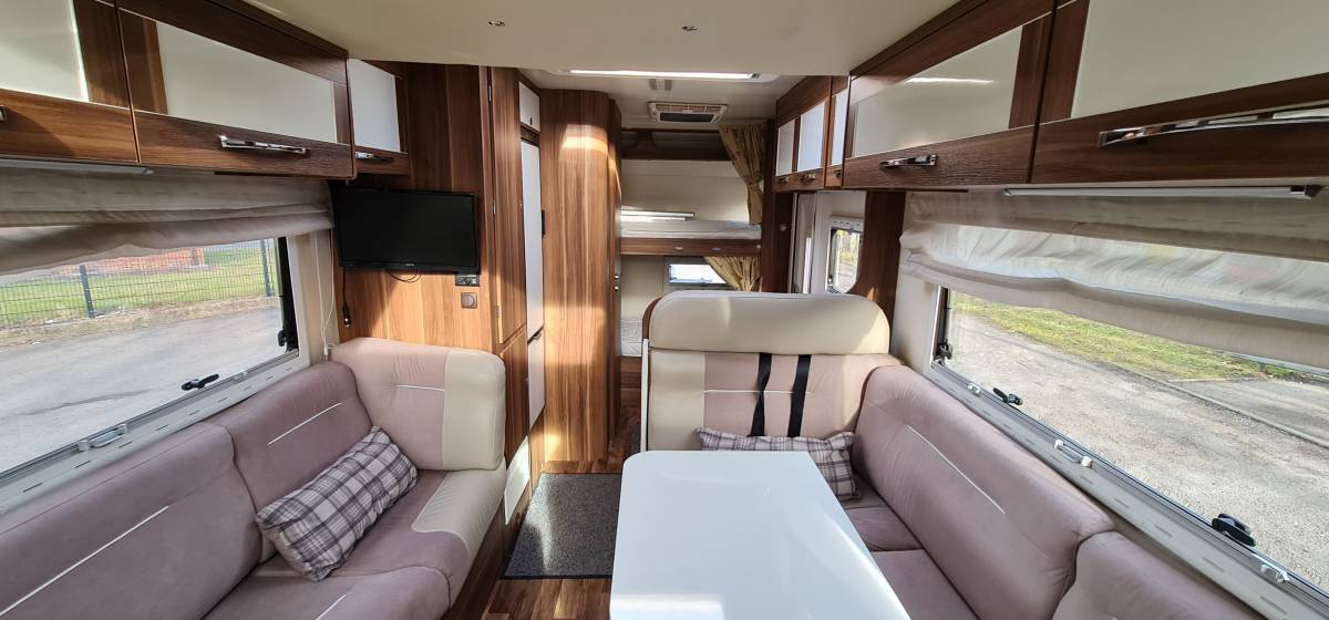 RollerTeam Auto Roller 707 auto 7 berth 5900 miles motorhome with AC