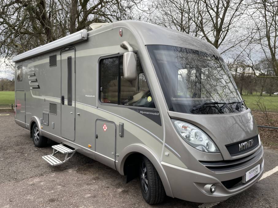 Hymer B704 PL with extras