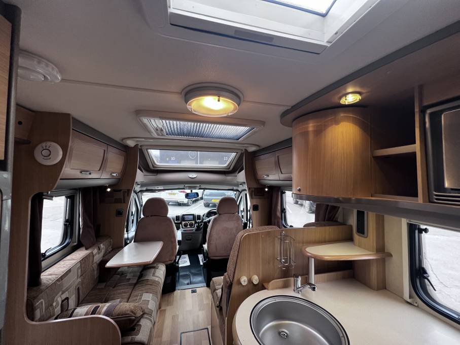 Bessacarr E560 4 berth - 4 seat belt - rear fixed bed motorhome