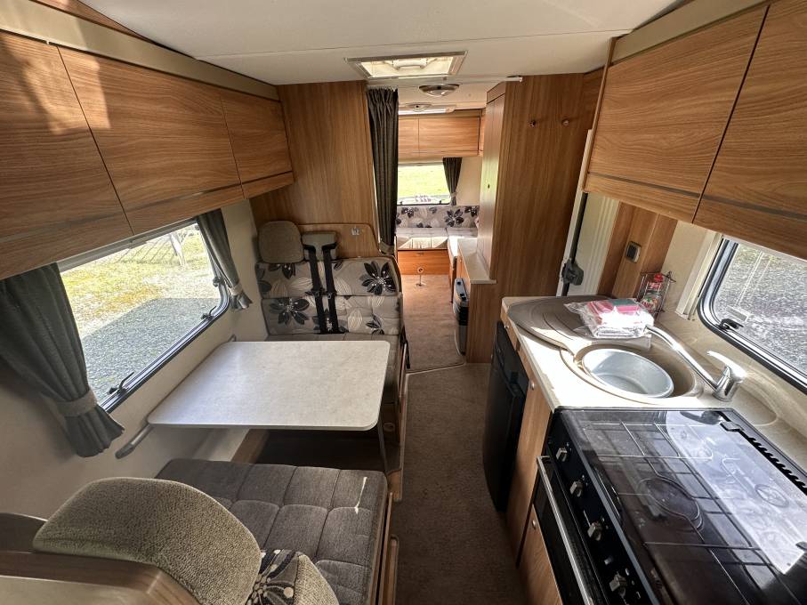 Swift Escape 686 2013 model 6 Berth