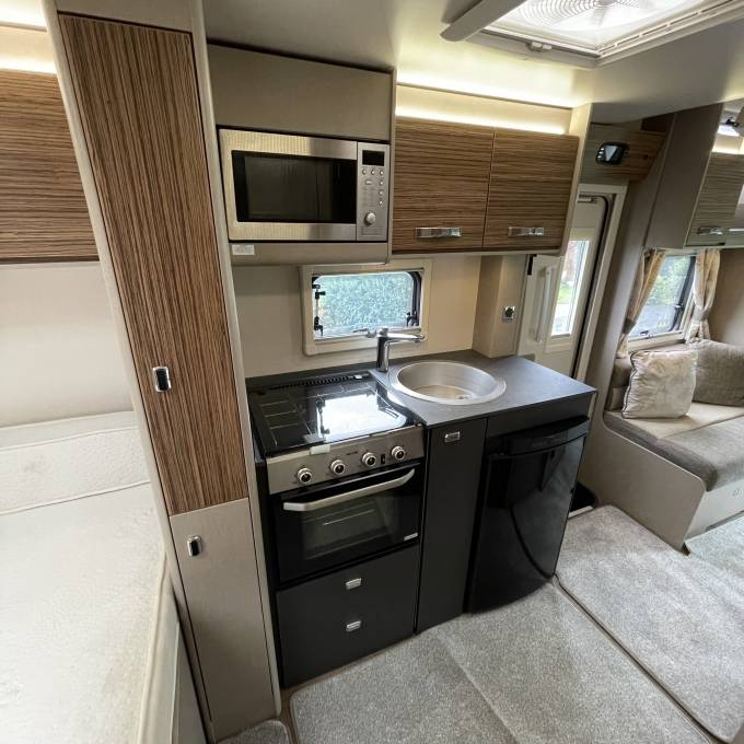 Swift Edge Celebration 494 2020 Black Edition