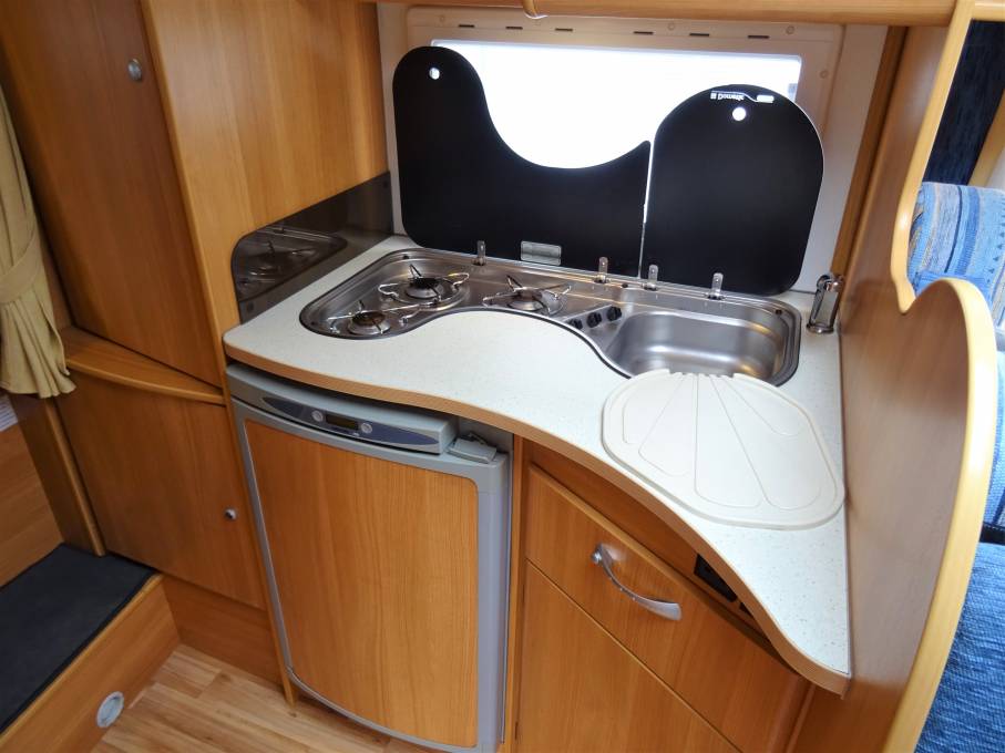 Chausson Welcome 75 - 2007 - 4 Berth - Rear Fixed Bed Motorhome for Sale