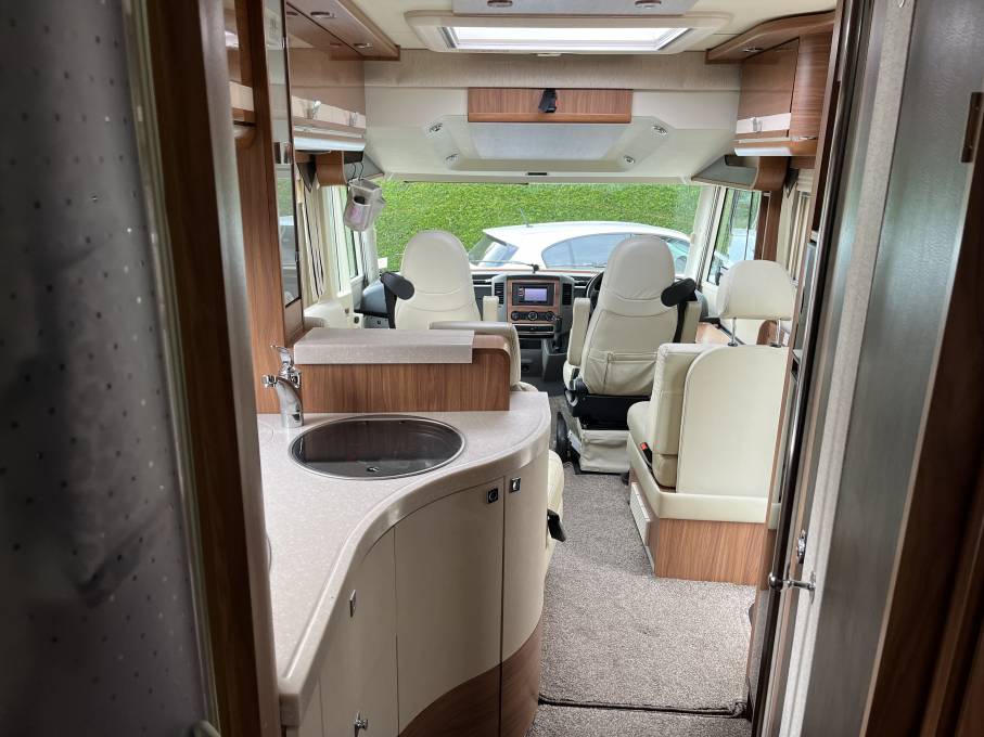 RAPIDO 990 MHV MERCEDES A-CLASS AUTOMATIC 5 BERTH 5 SEATBELT MOTORHOME ...