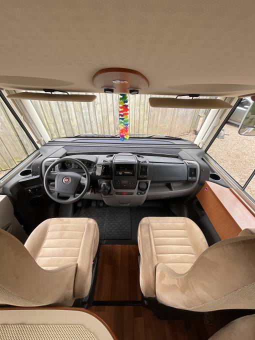 Hymer b694, 2011, LHD, 3ltr Engine, 4 Berth, 4 Belts, Large Garage, Gas Low