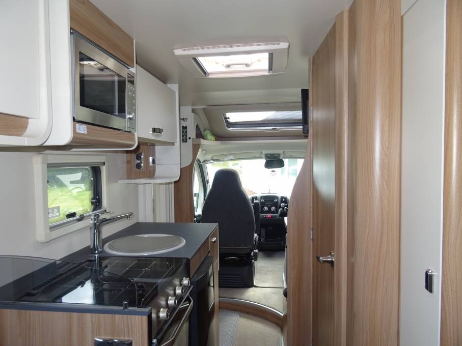 Swift Escape Compact C402 2019 2 Berth