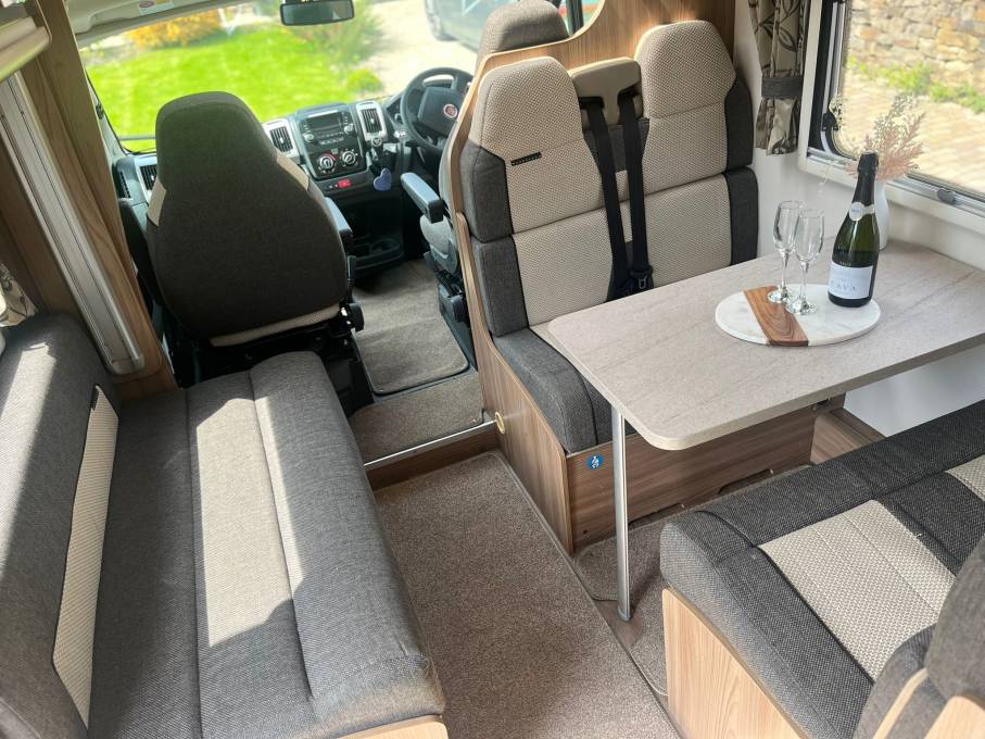 Bessacarr E496 - 6 berth - 6 belts - Ushape lounge - motorhome for sale