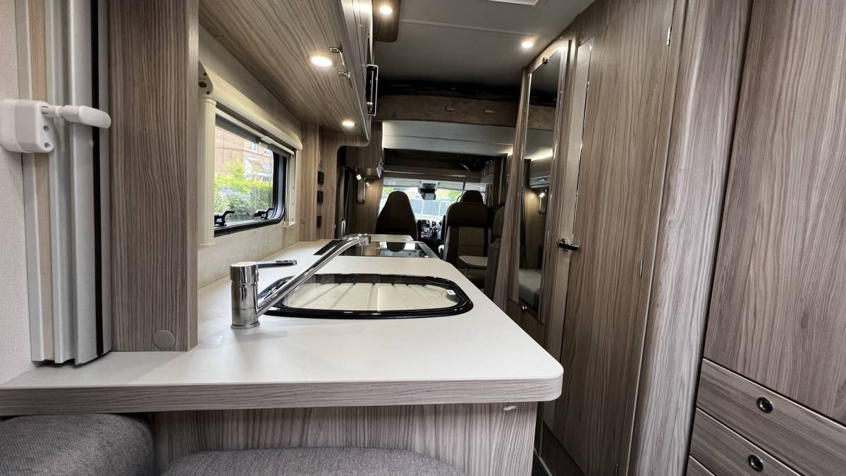 ELDDIS EVOLUTION 196 2022 6 BERTH 6 BELT END LOUNGE MOTORHOME FOR SALE