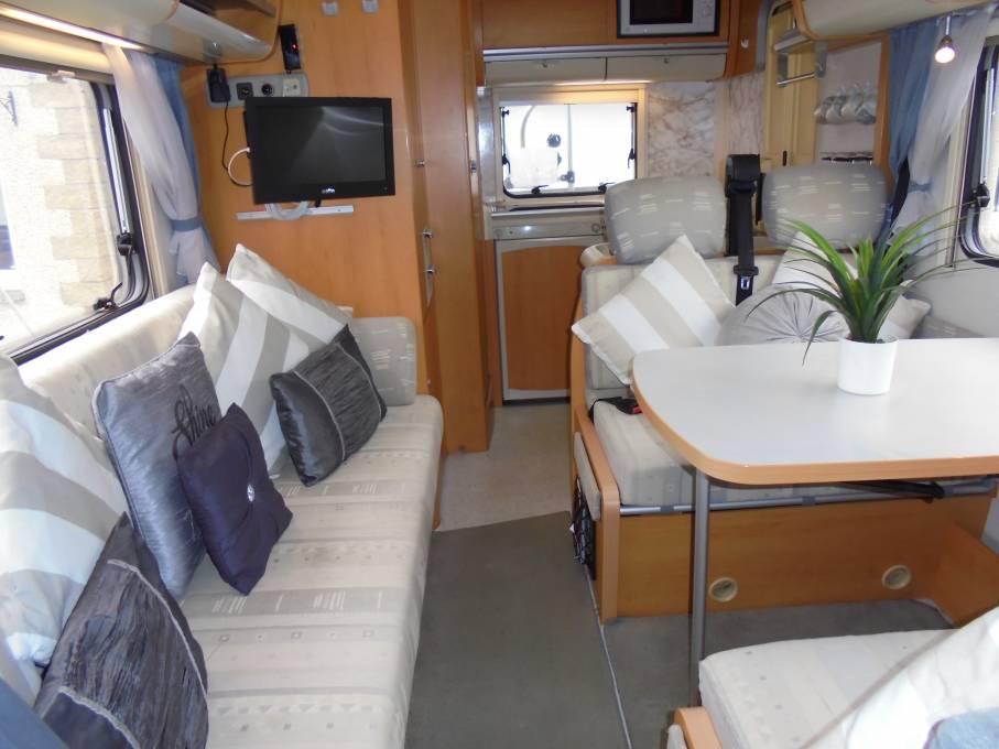Hymer C546 5 Berth 6 Seatbelts Centre Lounge 2004 Motorhome For Sale