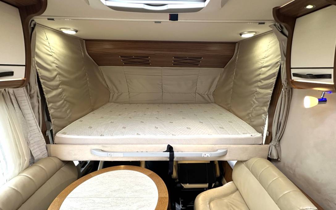 HYMER STARLINE B680 A-CLASS 4 BERTH END BEDROOM GARAGE Motorhome for Sale