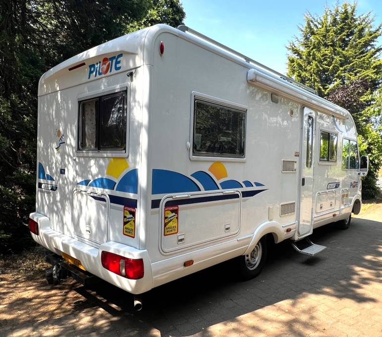 PILOTE GALAXY 901 2006 5 BERTH A CLASS FRENCH BED MANUAL MOTORHOME FOR SALE