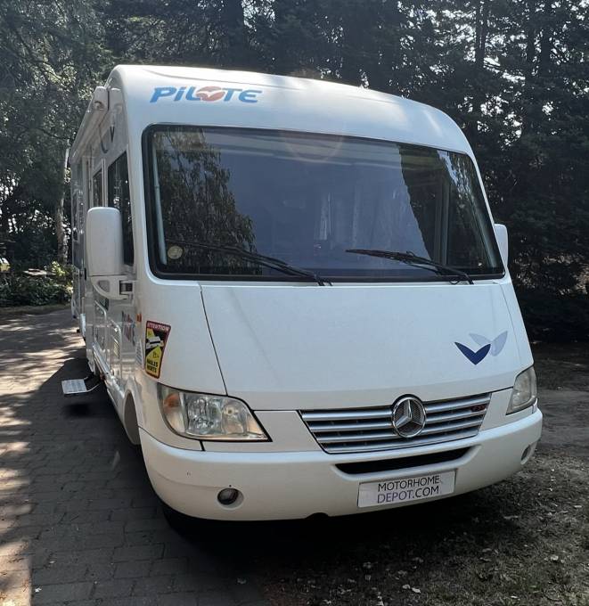 PILOTE GALAXY 901 2006 5 BERTH A CLASS FRENCH BED MANUAL MOTORHOME FOR SALE