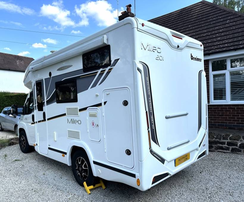 BENIMAR MILEO 201 AUTOMATIC 2 BERTH TRANSVERSE OVER BED Motorhome for Sale