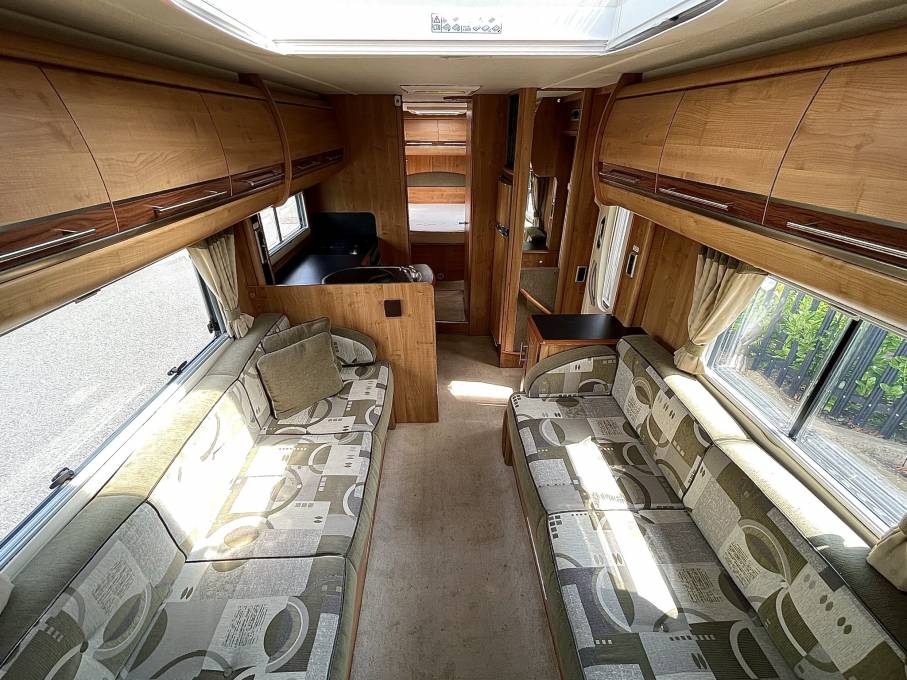 Autotrail Cheyenne SE 840D 4 berth fixed Island bed tagg axle motorhome ...