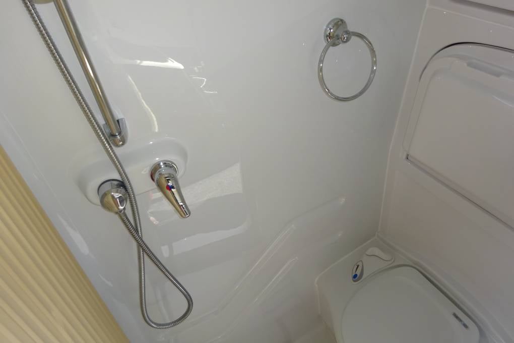 2011 Romahome R40 4 berth 4 seat belts motorhome for sales