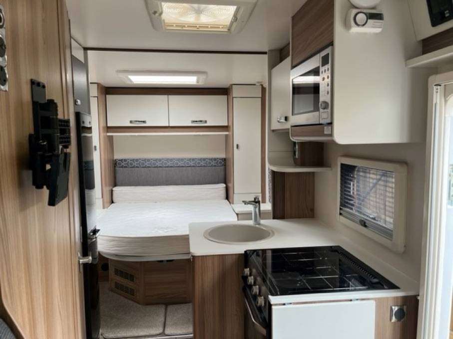 SWIFT ESCAPE 694 CORNICHE