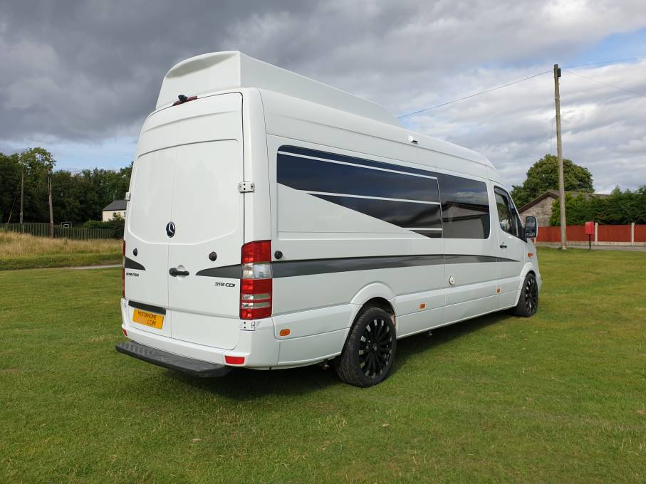 Mercedes Sprinter Racevan