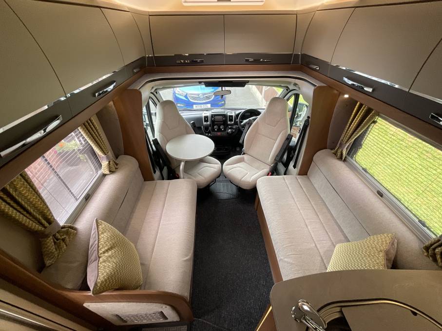 Auto-trail Apache 632 rear fixed bed 4 berth over garage immaculate ...