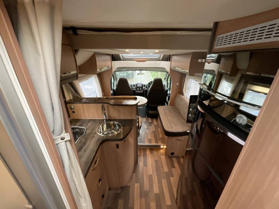 Knaus Skywave 700MX rear island bed 6 berth 4 belt low profile