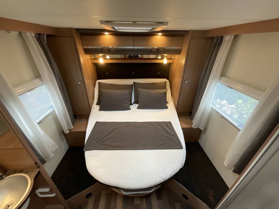 Knaus Skywave 700MX rear island bed 6 berth 4 belt low profile