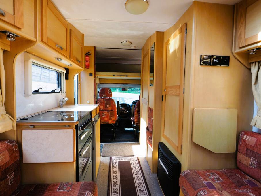 Elddis Autoquest 200, 4 berth/4 belt, U-shaped Lounge