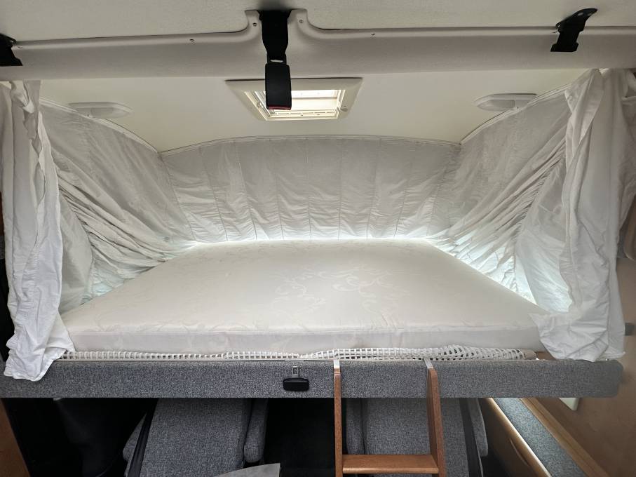 Rapido 987M Automatic 4 Berth Rear Fixed Bed Motorhome For Sale