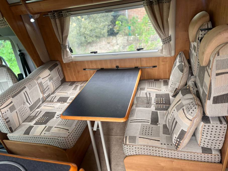 Autotrail Apache 700 se - rear lounge - 6 berth motorhome for sale