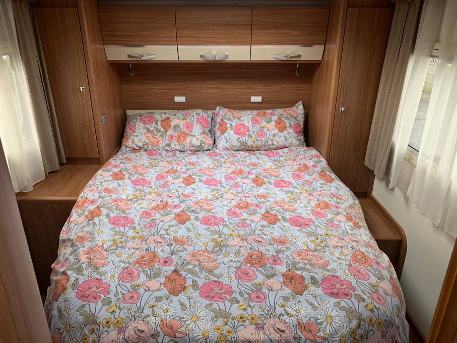 Adria Sonic A Class i700 SC 4 Berth 4 Travel Seat Island Bed Motorhome ...