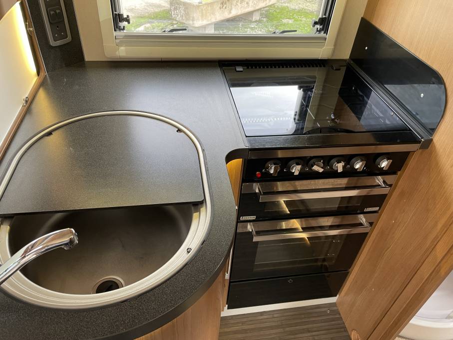 Autotrail Frontier Delaware, 4 Berth, Rear Island Bed