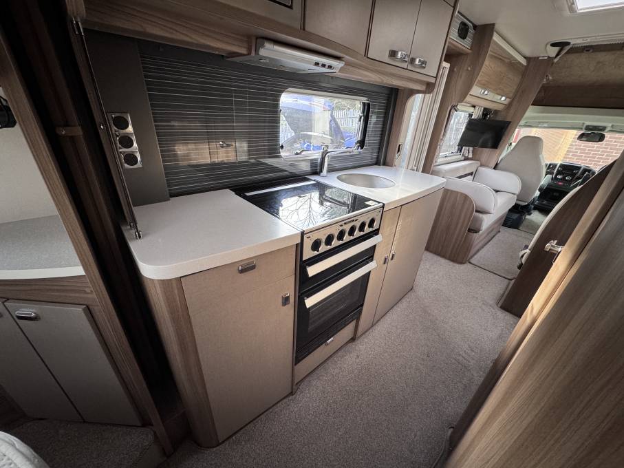 Swift Kontiki 669 Black Edition Automatic